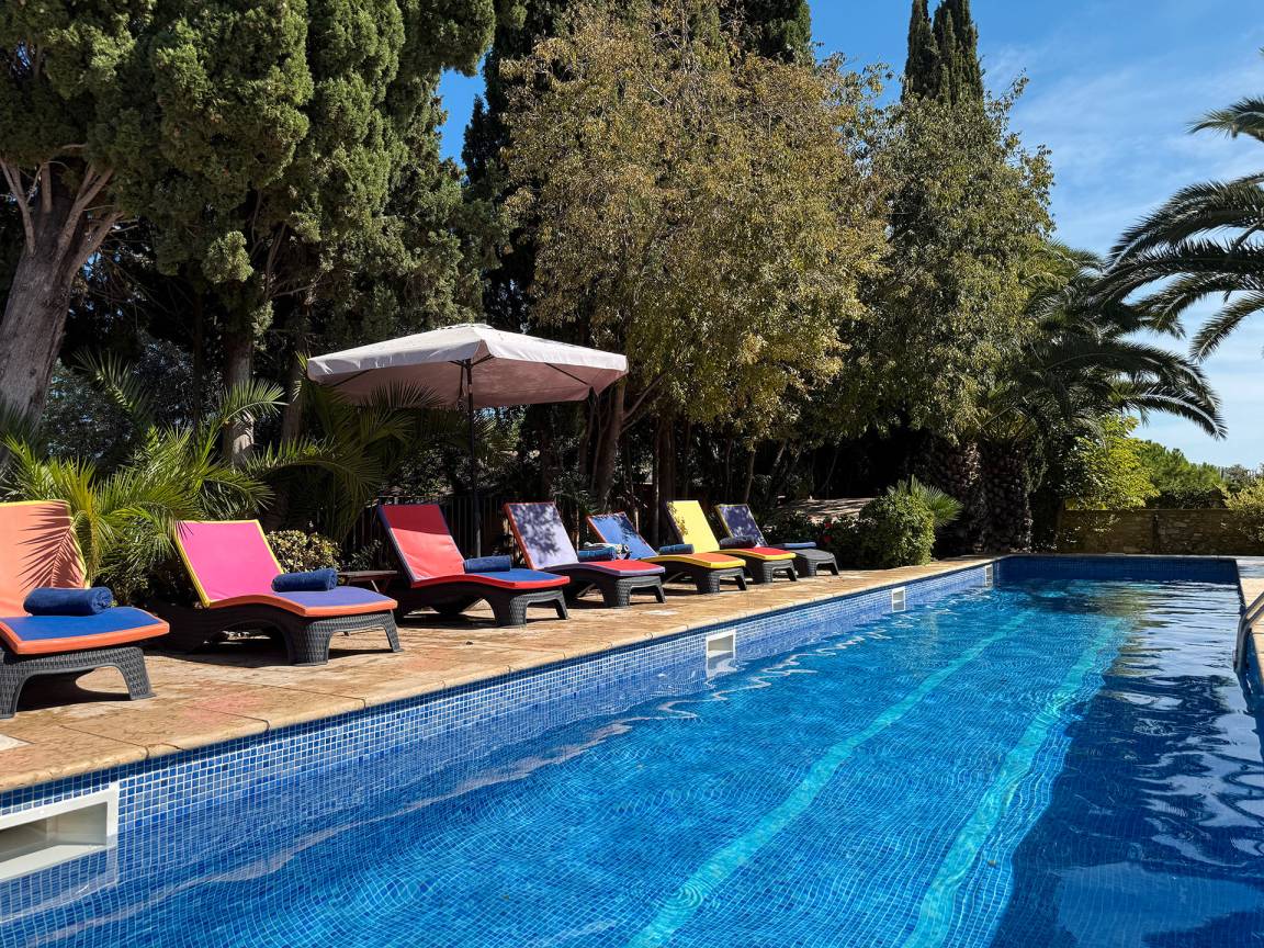 600 M² Villa ∙ 25 Slaapkamers ∙ 40 Gasten - Vilanova i la Geltrú