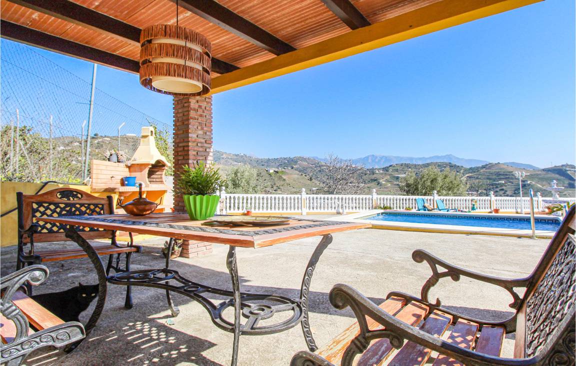 120 M² House ∙ 3 Bedrooms ∙ 6 Guests - Torrox Costa