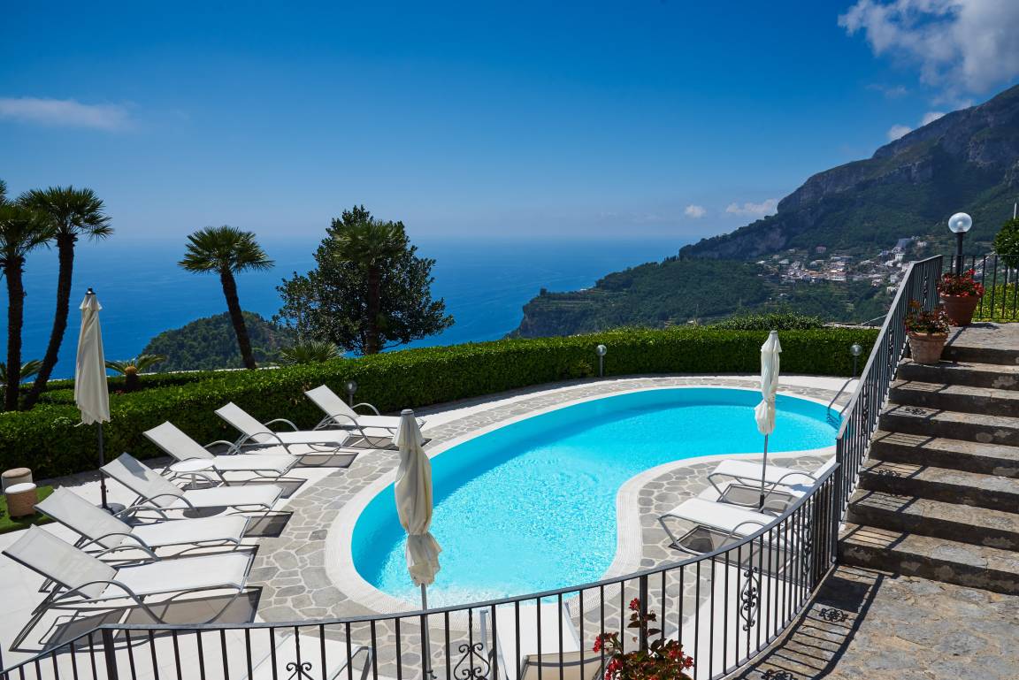 300 M² Villa ∙ 6 Chambres ∙ 14 Personnes - Salerno