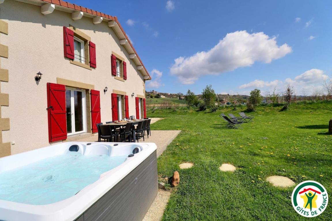 128 M² Gîte ∙ 3 Chambres ∙ 9 Personnes - Hauterives