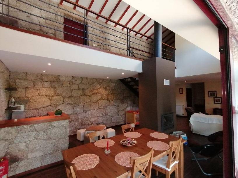 95 M² Casa ∙ 2 Habitaciones ∙ 5 Huéspedes - Amares
