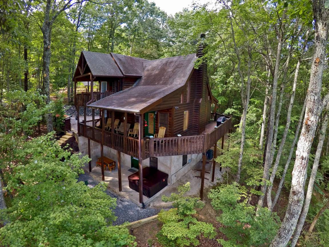 131 M² Cabin ∙ 3 Bedrooms ∙ 6 Guests - Blue Ridge, GA