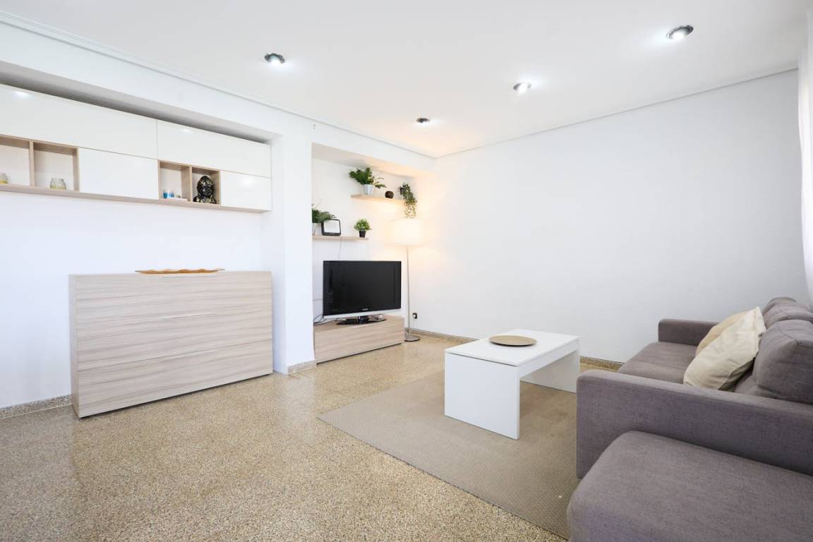82 M² Apartment ∙ 2 Bedrooms ∙ 3 Guests - Valencia
