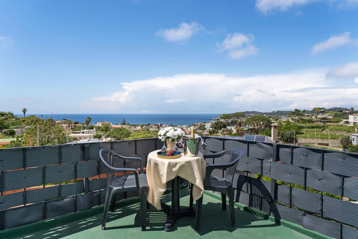 60 M² Apartment ∙ 2 Bedrooms ∙ 4 Guests - Ischia