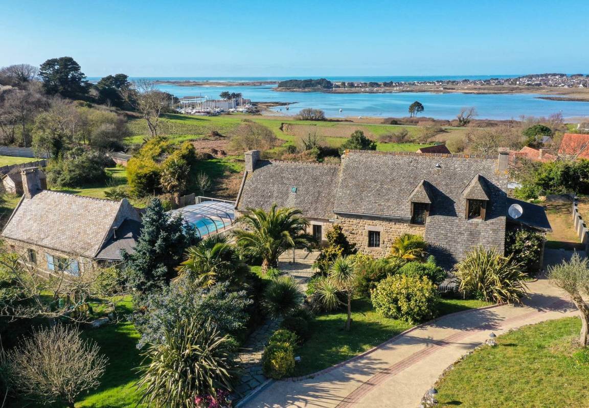 250 M² Maison De Vacances ∙ 6 Chambres ∙ 12 Personnes - Trégastel