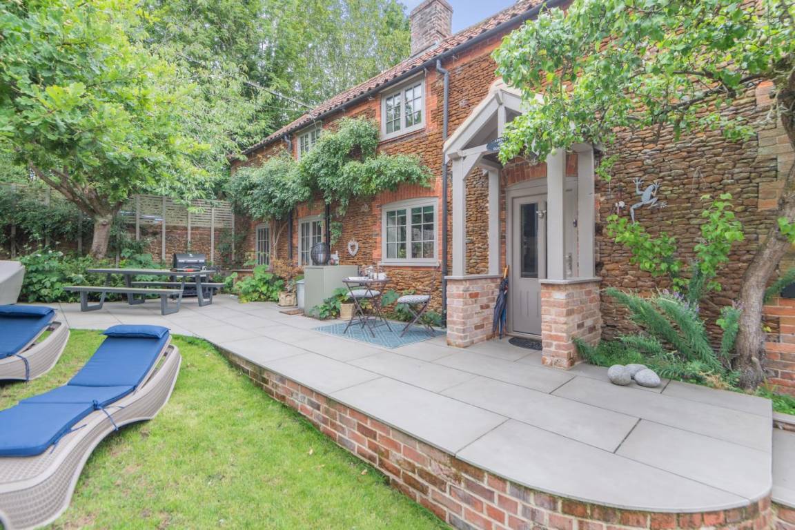 Cottage ∙ 3 Bedrooms ∙ 6 Guests - Snettisham