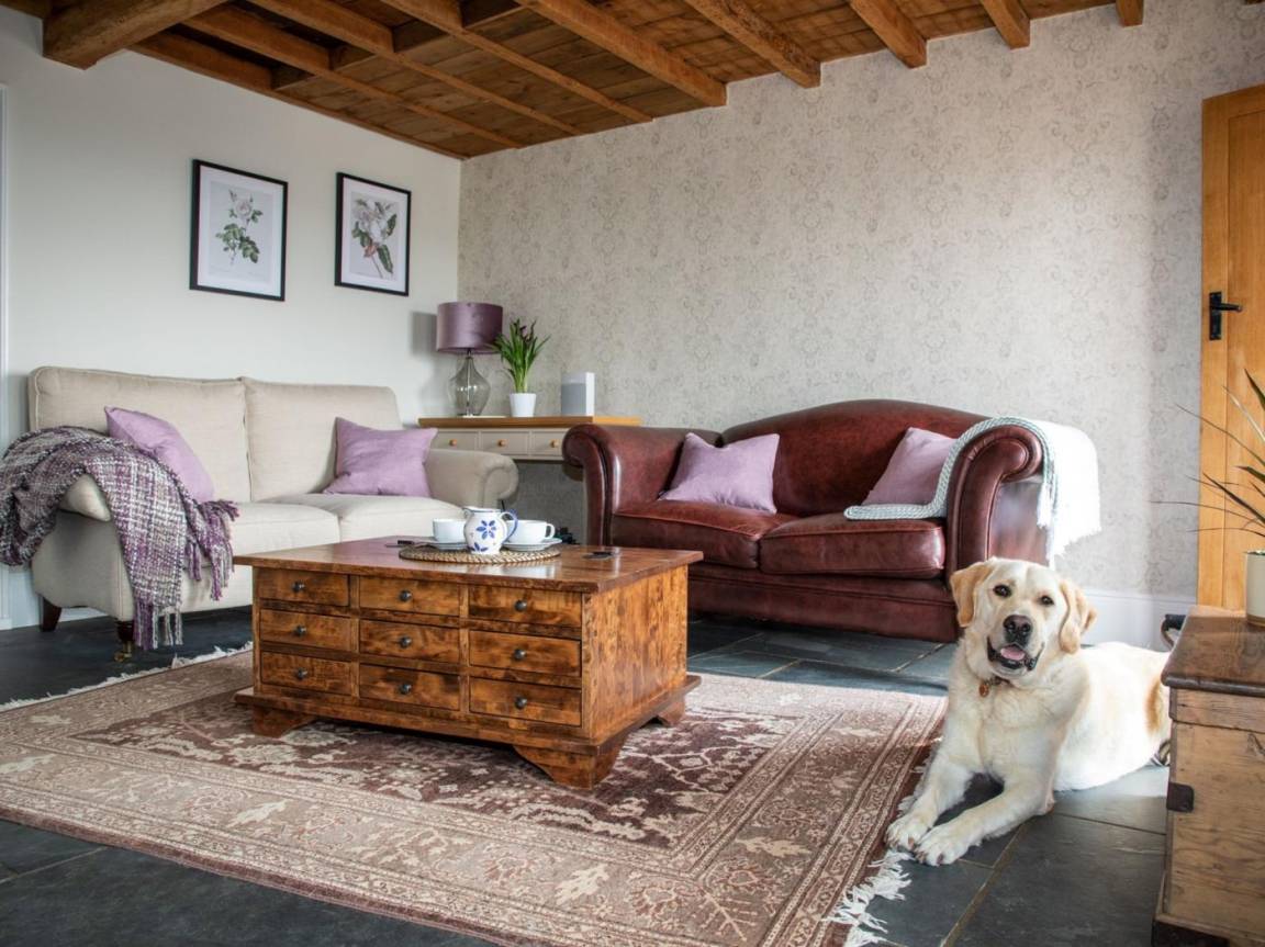 Cottage ∙ 2 Bedrooms ∙ 5 Guests - Beccles