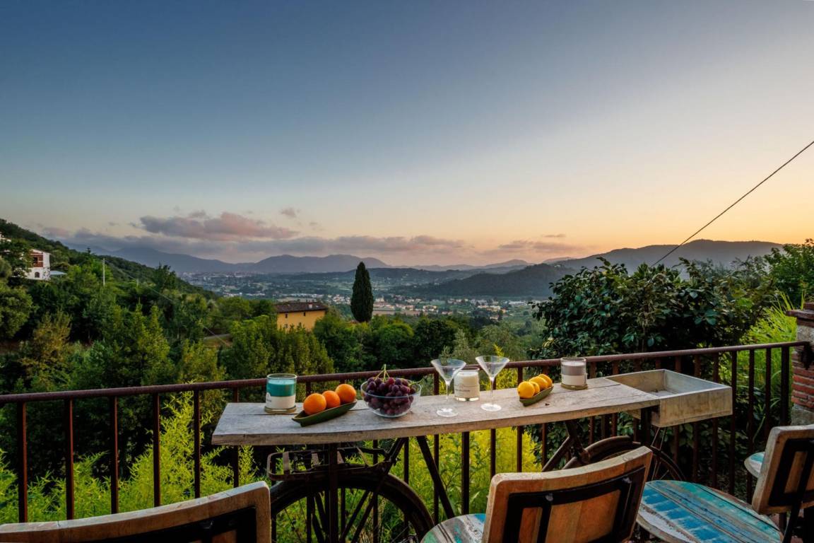 290 M² Villa ∙ 5 Bedrooms ∙ 12 Guests - Lucca