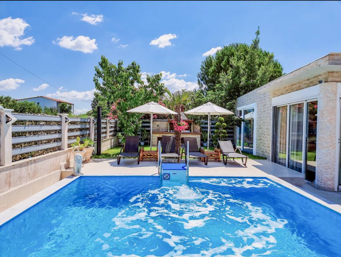 77 M² Villa ∙ 3 Bedrooms ∙ 6 Guests - Halkidiki