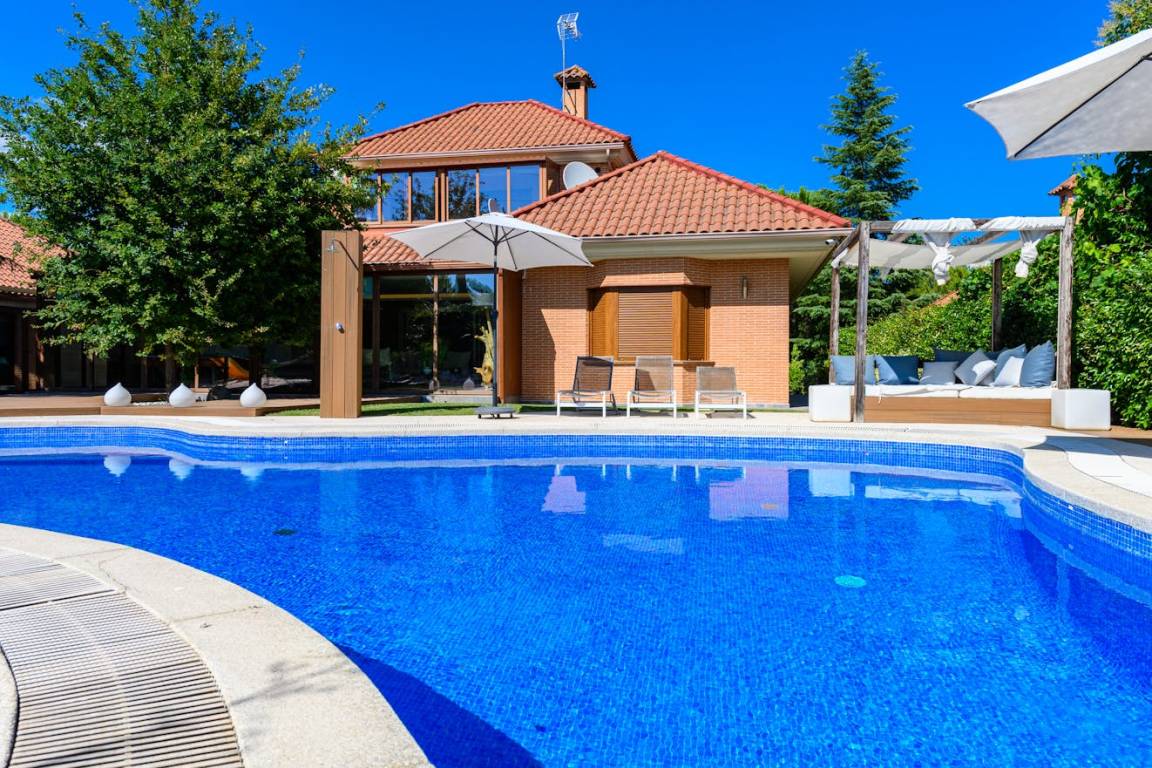 450 M² Casa ∙ 5 Habitaciones ∙ 9 Huéspedes - Brunete