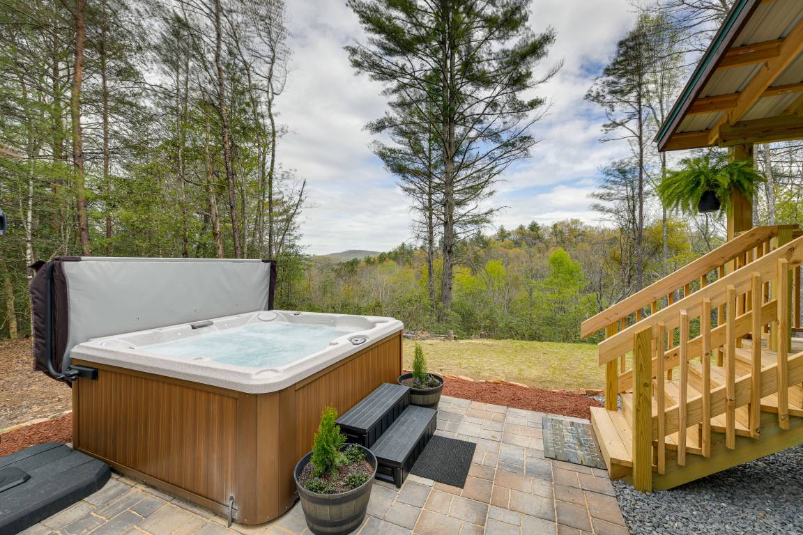 80 M² House ∙ 2 Bedrooms ∙ 6 Guests - Murphy, NC
