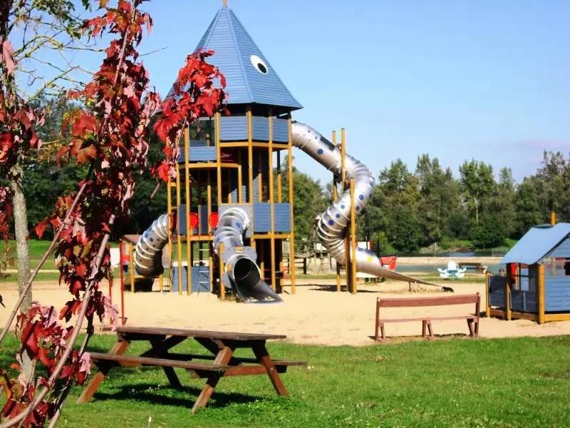 30 M² Mobil-home ∙ 2 Chambres ∙ 4 Personnes - Beaujolais