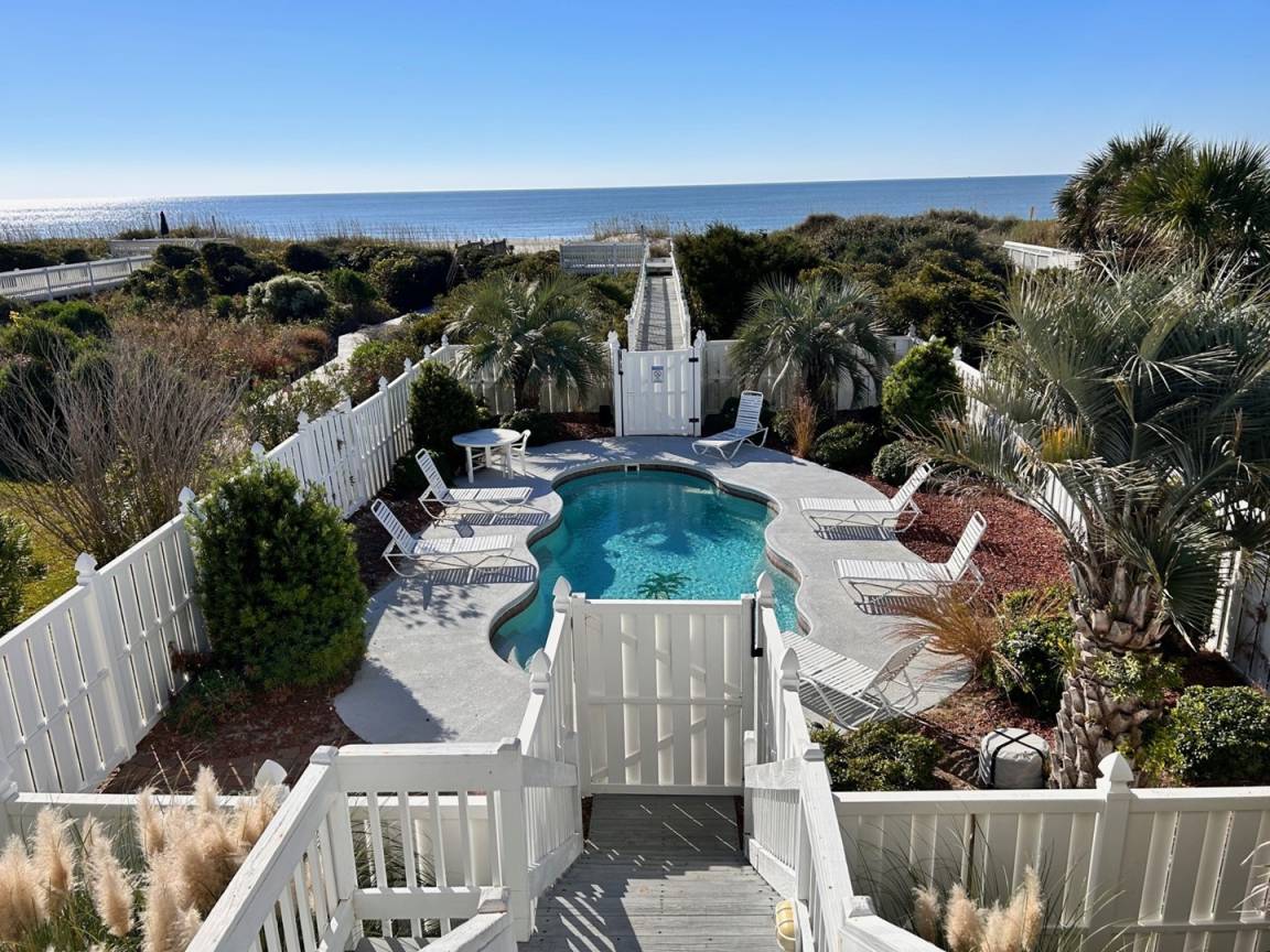 House ∙ 5 Bedrooms ∙ 15 Guests - Oak Island, NC