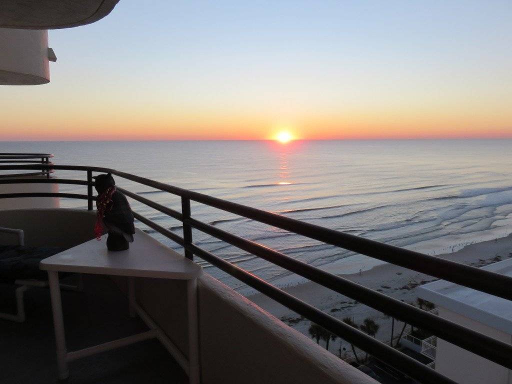93 M² Condo ∙ 2 Bedrooms ∙ 5 Guests - Daytona Beach Shores, FL