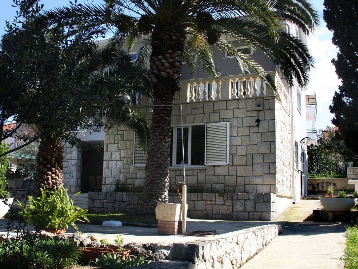 200 M² Ferienhaus ∙ 4 Schlafzimmer ∙ 10 Gäste - Trogir
