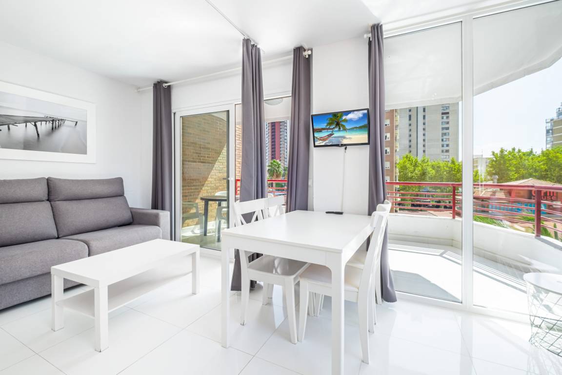 80 M² Apartment ∙ 2 Bedrooms ∙ 6 Guests - Benidorm