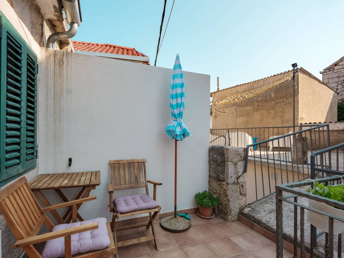 70 M² Ferienhaus ∙ 2 Schlafzimmer ∙ 6 Gäste - Murter