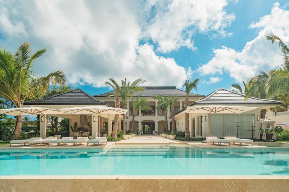 2000 M² Villa ∙ 8 Bedrooms ∙ 18 Guests - Punta Cana