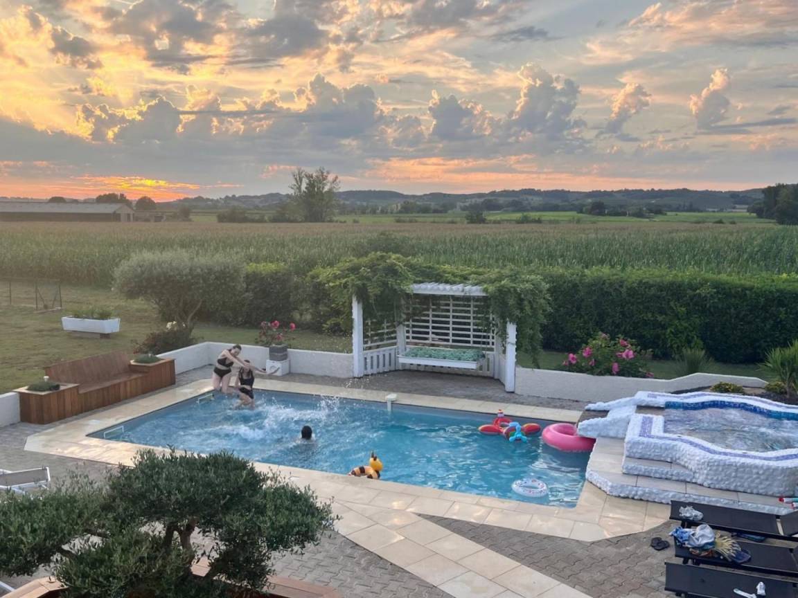 378 M² Gîte ∙ 5 Chambres ∙ 10 Personnes - Gaillac