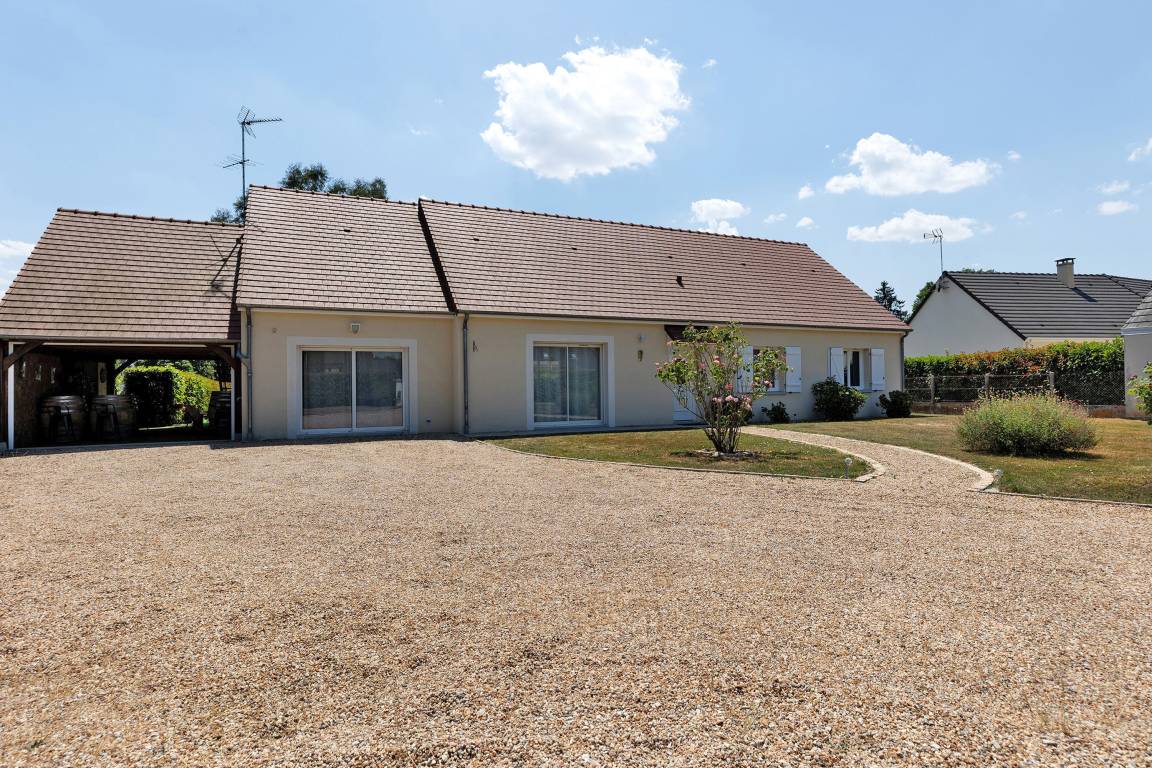 140 M² House ∙ 3 Bedrooms ∙ 7 Guests - Romorantin-Lanthenay