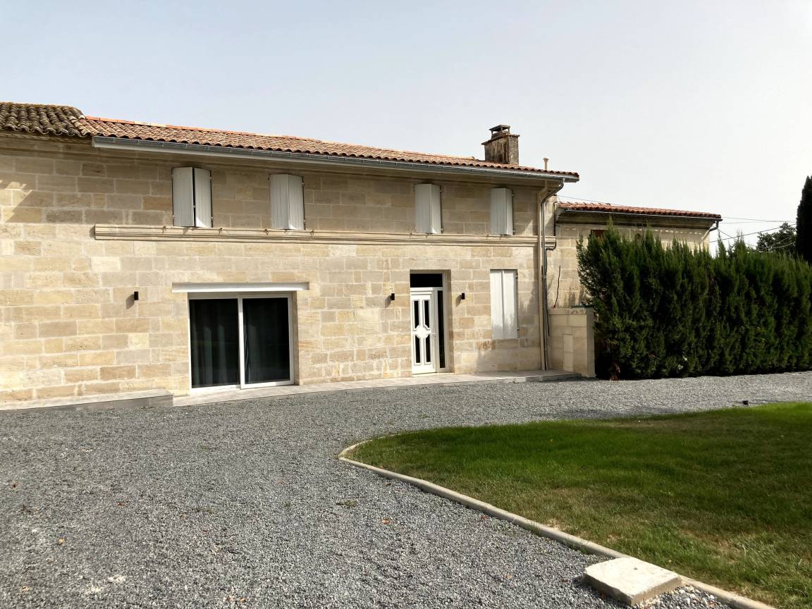 140 M² Maison De Vacances ∙ 3 Chambres ∙ 6 Personnes - Coutras