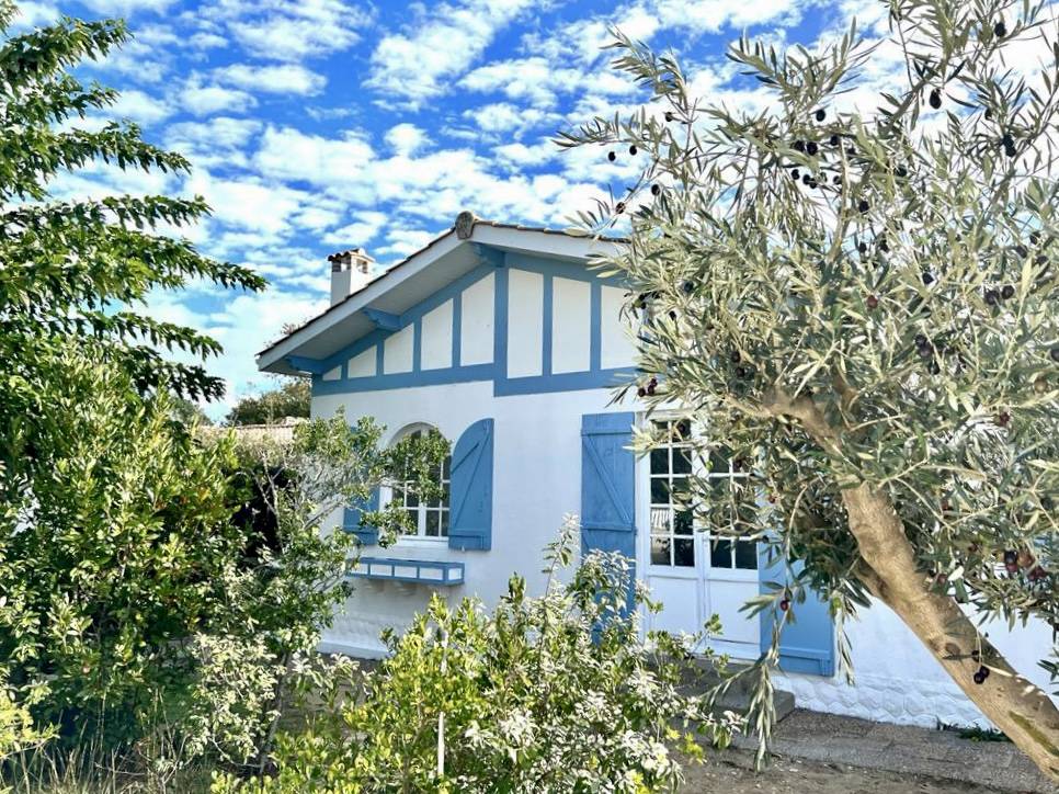 Villa ∙ 4 Bedrooms ∙ 8 Guests - Soulac-sur-Mer