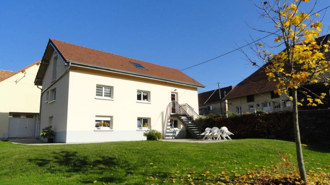 100 M² Gîte ∙ 3 Schlafzimmer ∙ 6 Gäste - Doubs