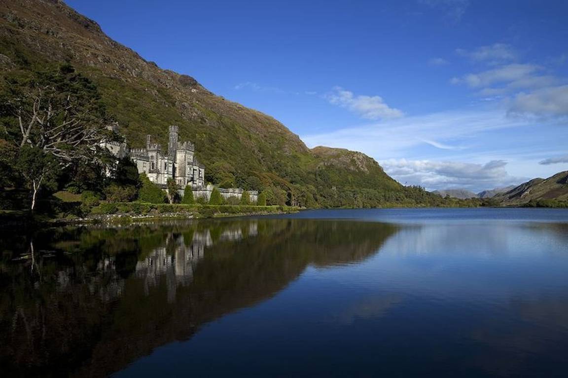 102 M² House ∙ 2 Bedrooms ∙ 4 Guests - Clifden