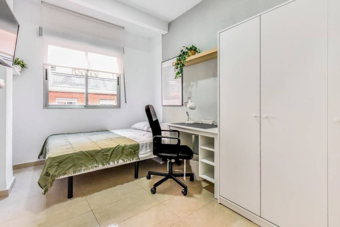 95 M² Private Room ∙ 1 Bedroom ∙ 1 Guest - Valladolid, Spain