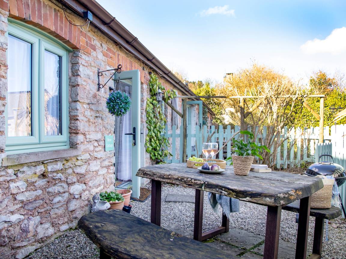Cottage ∙ 2 Bedrooms ∙ 4 Guests - Paignton