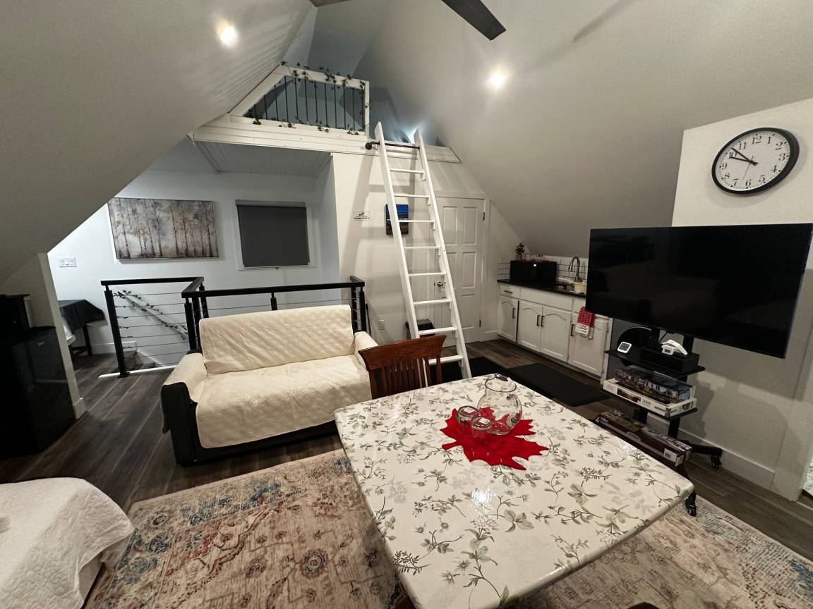 42 M² Apartment ∙ 1 Bedroom ∙ 2 Guests - Saskatoon