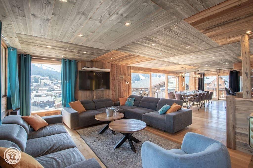 220 M² Chalet ∙ 5 Chambres ∙ 12 Personnes - Morzine