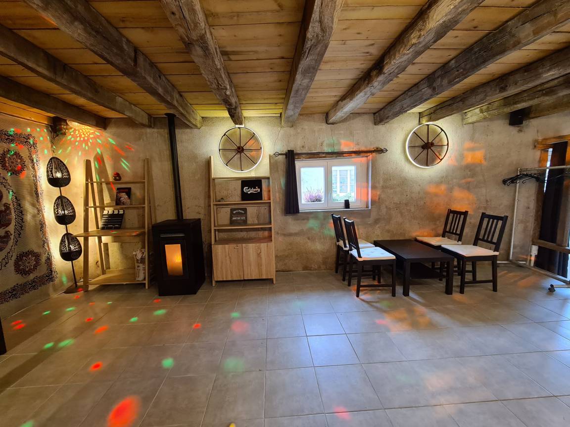 279 M² Maison De Vacances ∙ 2 Chambres ∙ 16 Personnes - Indre