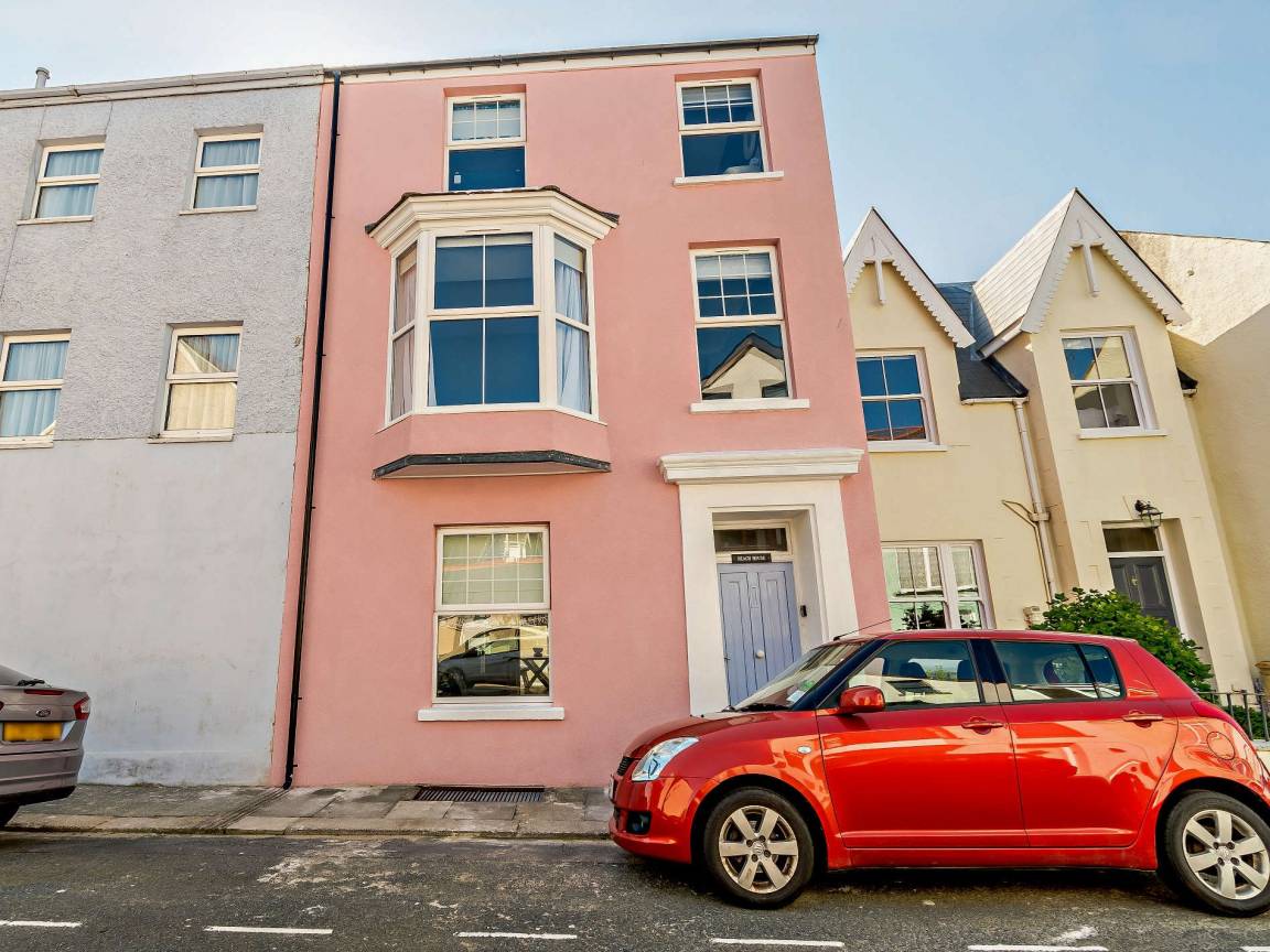 Cottage ∙ 5 Bedrooms ∙ 10 Guests - Tenby
