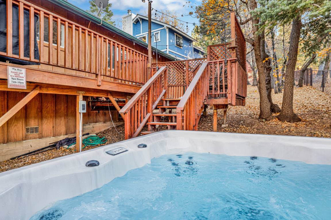 165 M² Cabin ∙ 3 Bedrooms ∙ 8 Guests - Big Bear, CA