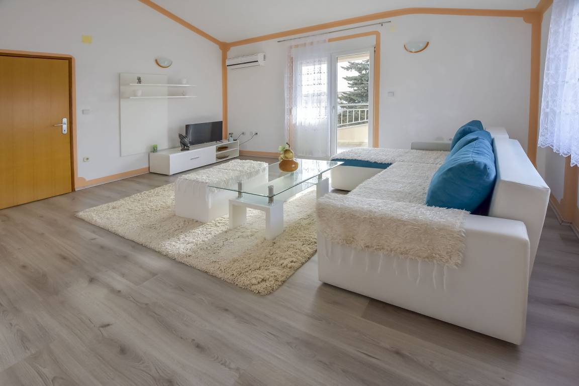 390 M² Ferienhaus ∙ 8 Schlafzimmer ∙ 20 Gäste - Kroatien