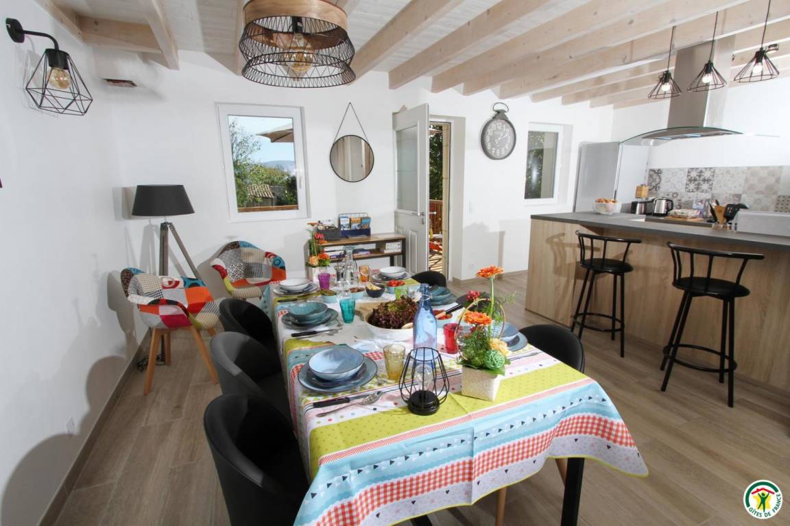 73 M² Gîte ∙ 3 Chambres ∙ 6 Personnes - Bourg-de-Péage