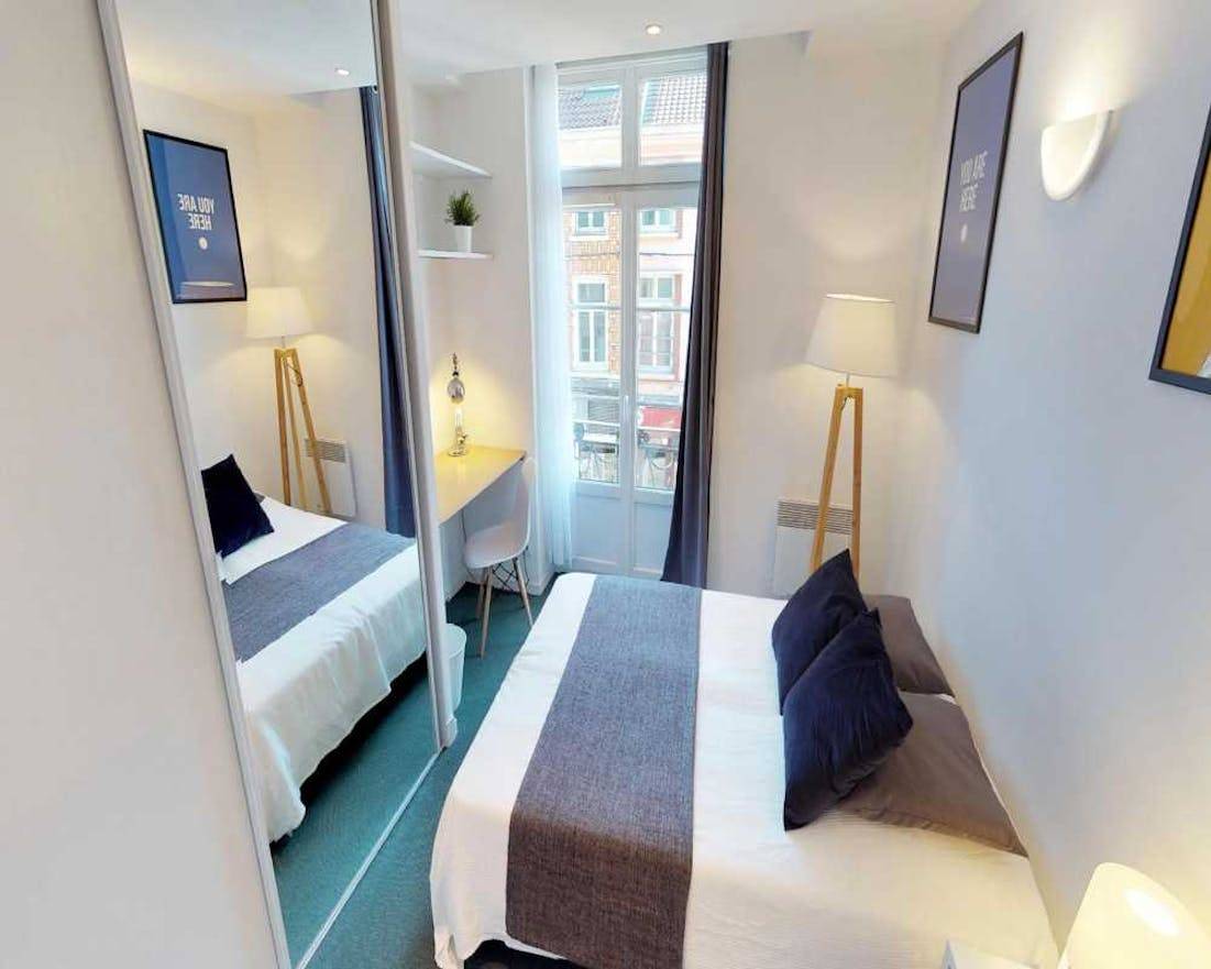 70 M² Private Room ∙ 1 Bedroom ∙ 1 Guest - Lille