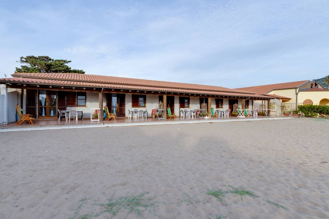 30 M² House ∙ 2 Bedrooms ∙ 4 Guests - Bosa