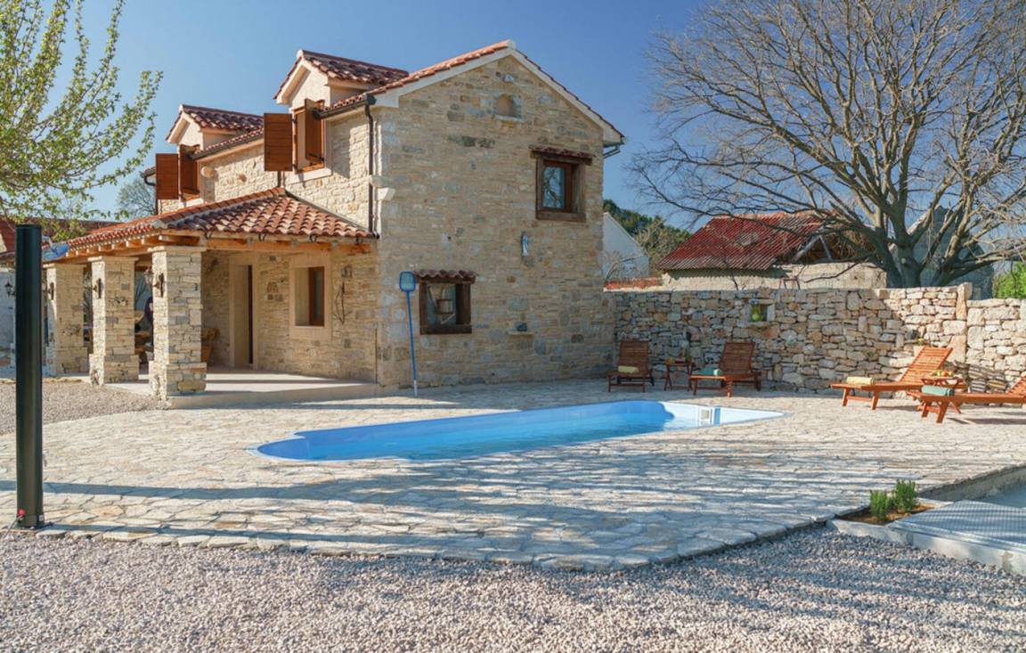 98 M² Ferienhaus ∙ 2 Schlafzimmer ∙ 6 Gäste - Tisno