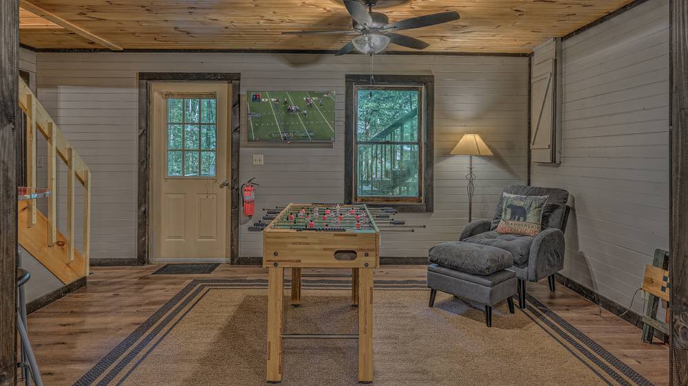 Cabin ∙ 3 Bedrooms ∙ 10 Guests - Blue Ridge, GA