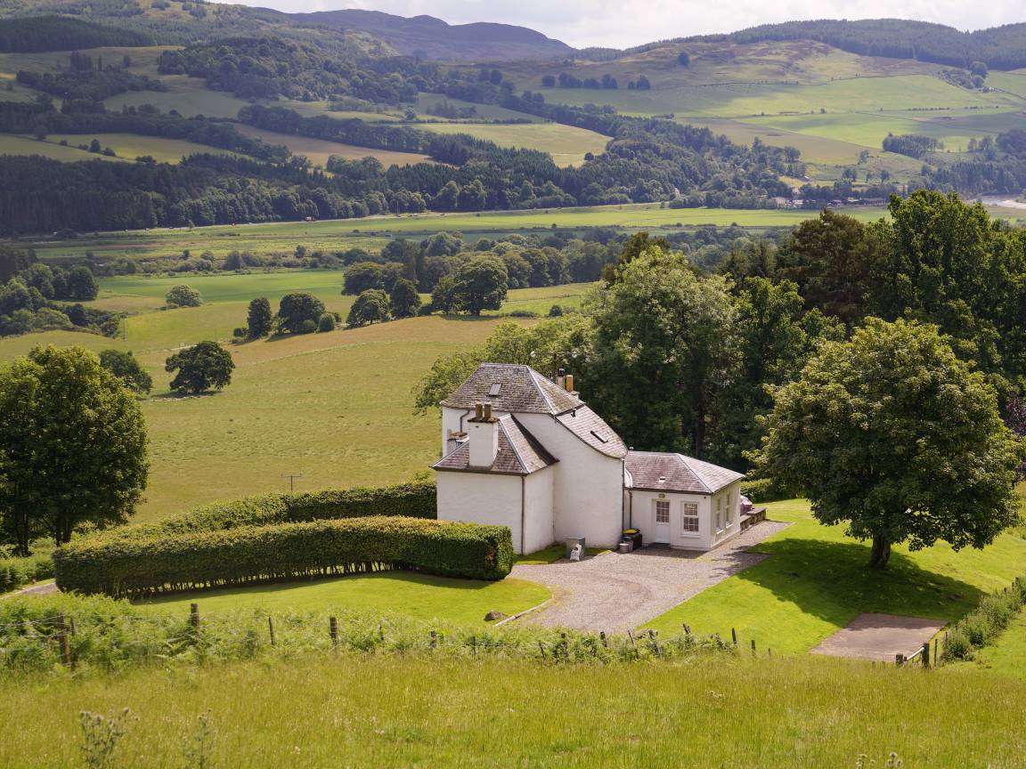 Cottage ∙ 2 Bedrooms ∙ 4 Guests - Dunkeld, UK