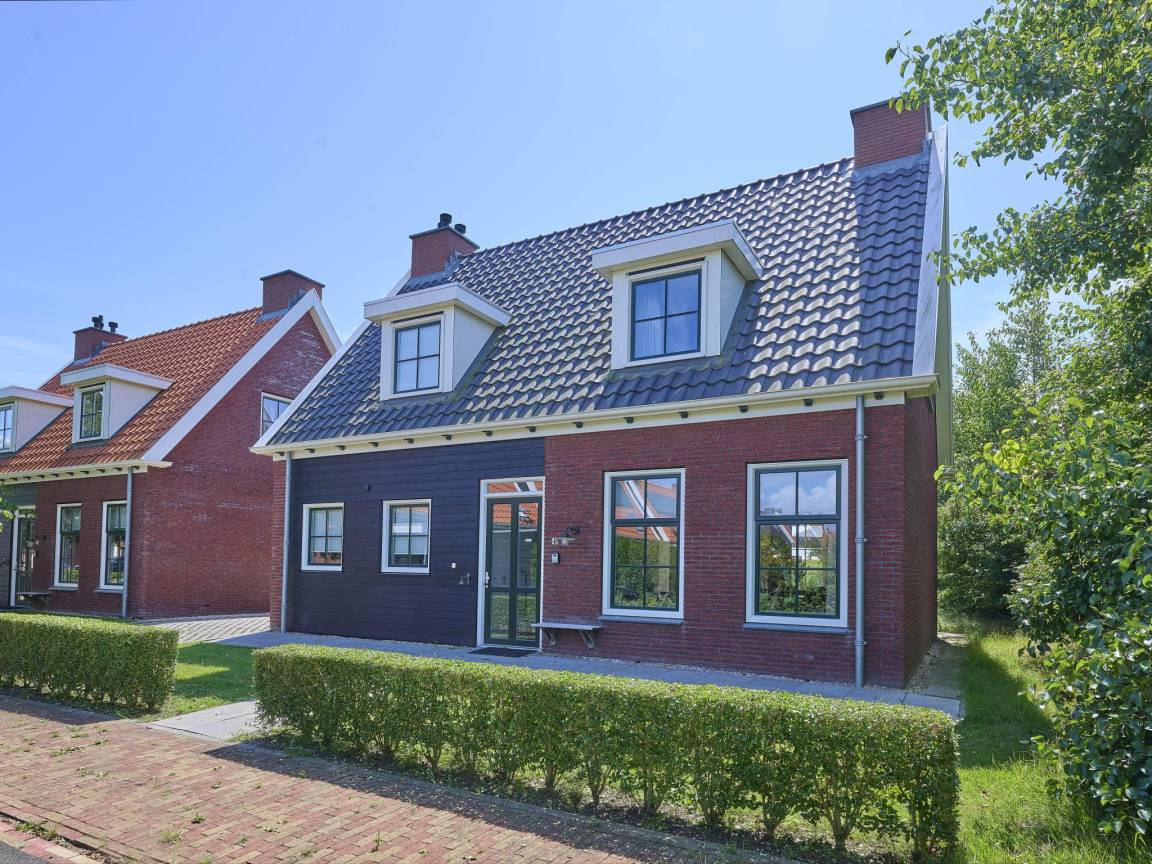 126 M² House ∙ 4 Bedrooms ∙ 8 Guests - Zierikzee