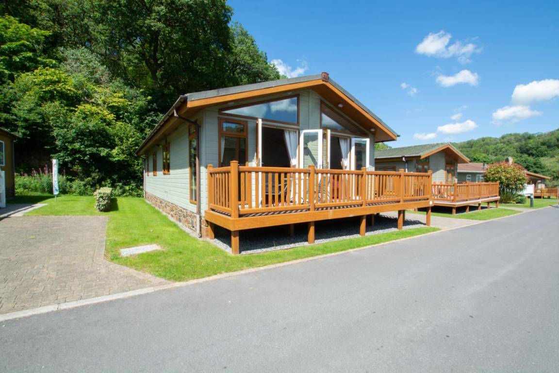 Lodge ∙ 2 Bedrooms ∙ 4 Guests - Tenby