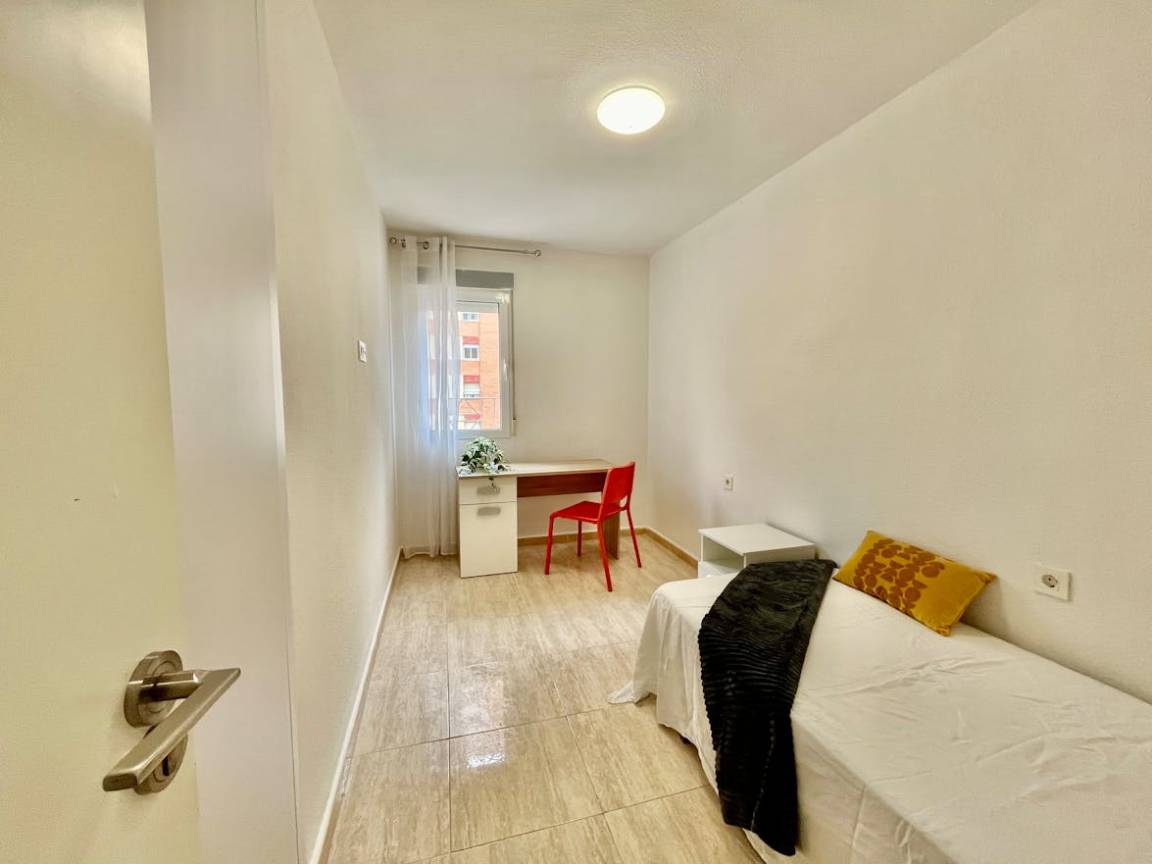 120 M² Private Room ∙ 1 Bedroom ∙ 4 Guests - Murcia