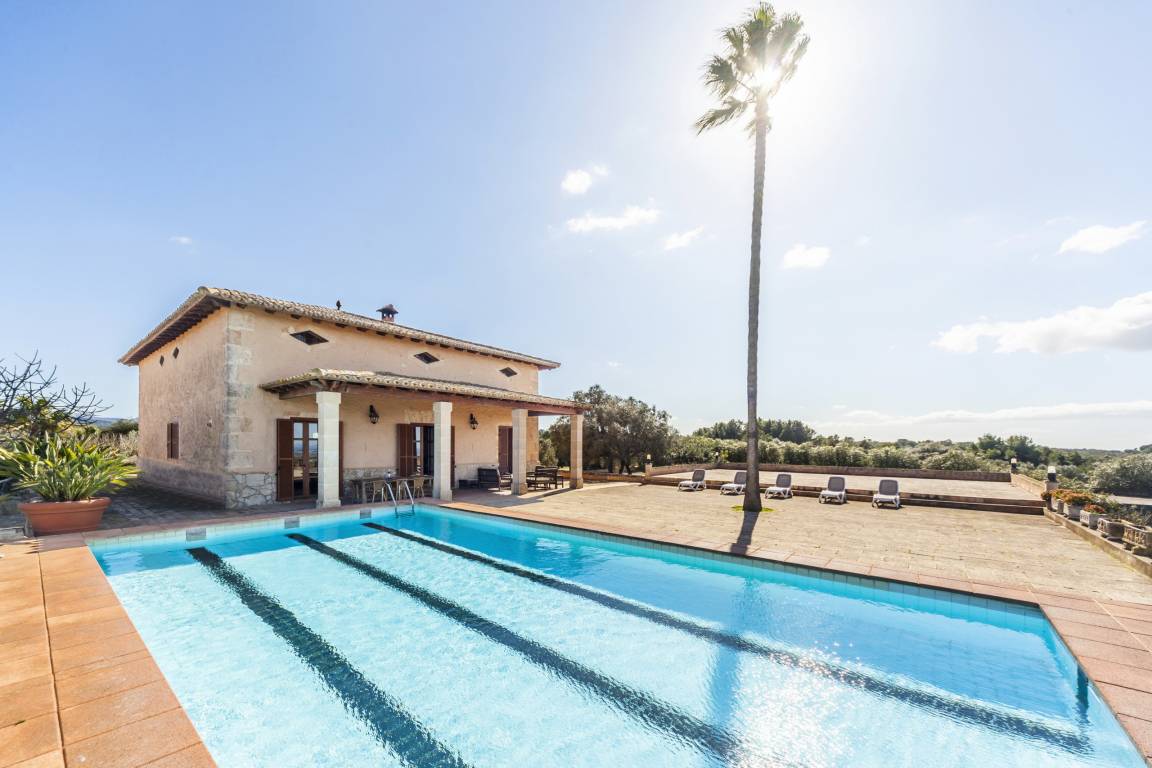350 M² House ∙ 8 Bedrooms ∙ 16 Guests - Palma