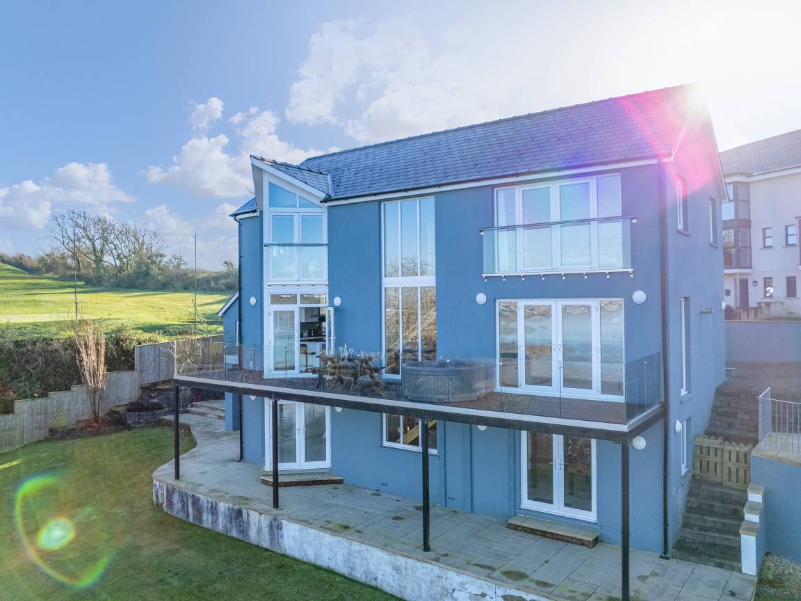 Cottage ∙ 4 Bedrooms ∙ 8 Guests - Pembrokeshire