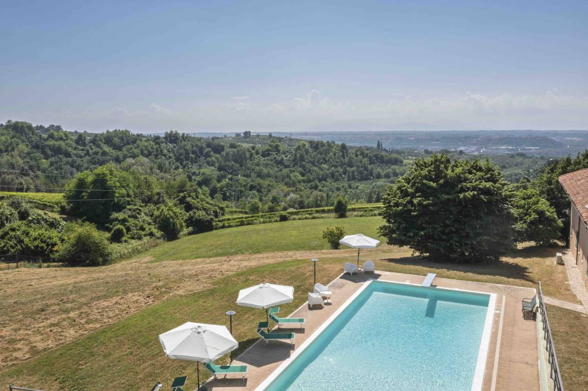 718 M² Villa ∙ 5 Slaapkamers ∙ 10 Gasten - Bra