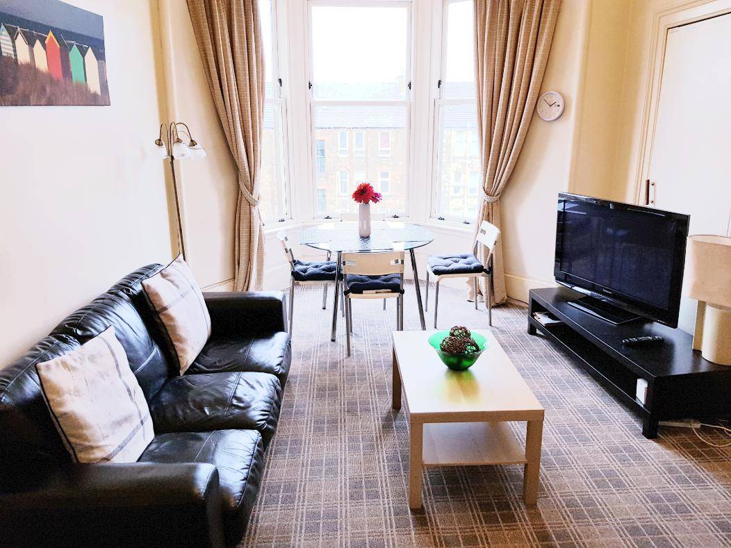 55 M² Apartment ∙ 2 Bedrooms ∙ 5 Guests - The Hill House