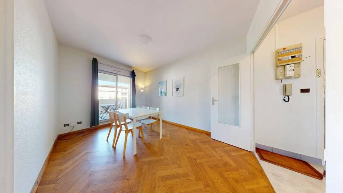 100 M² Appartement ∙ 4 Chambres ∙ 4 Personnes - Écully